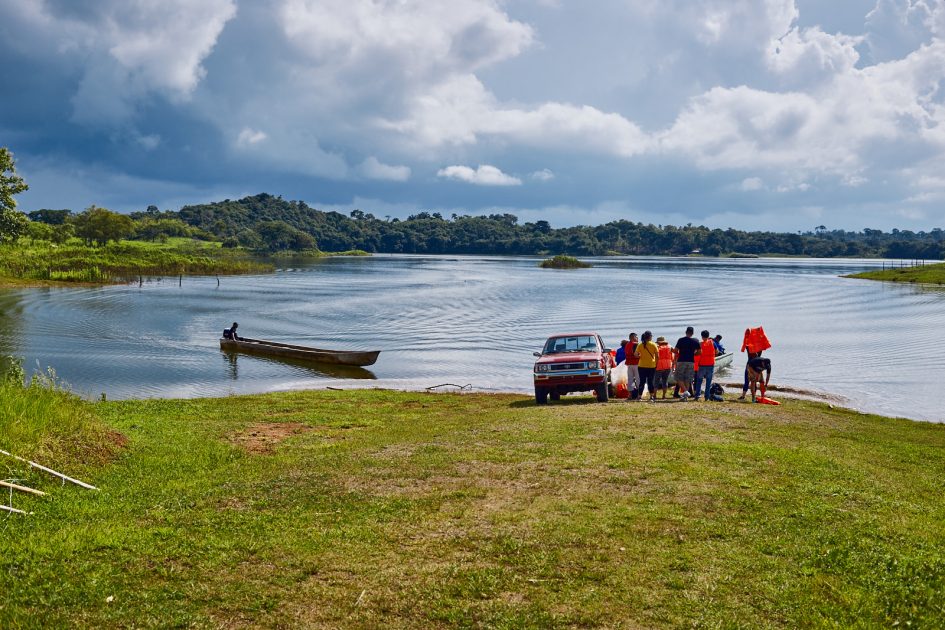 Un lago y sus secretos: Las Cuevas del Bayano | Juan Lee